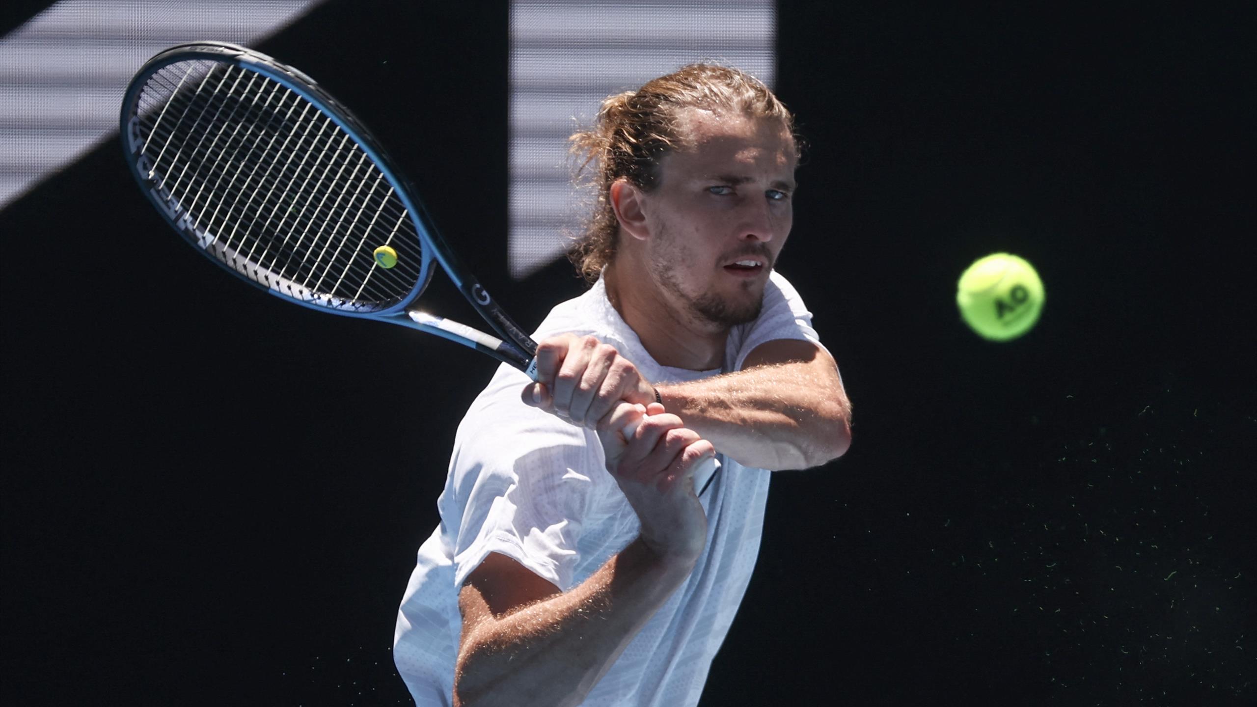 So lief das Match: Alexander Zverev feiert in der Rod Laver Arena beeindruckenden Sieg zum ...