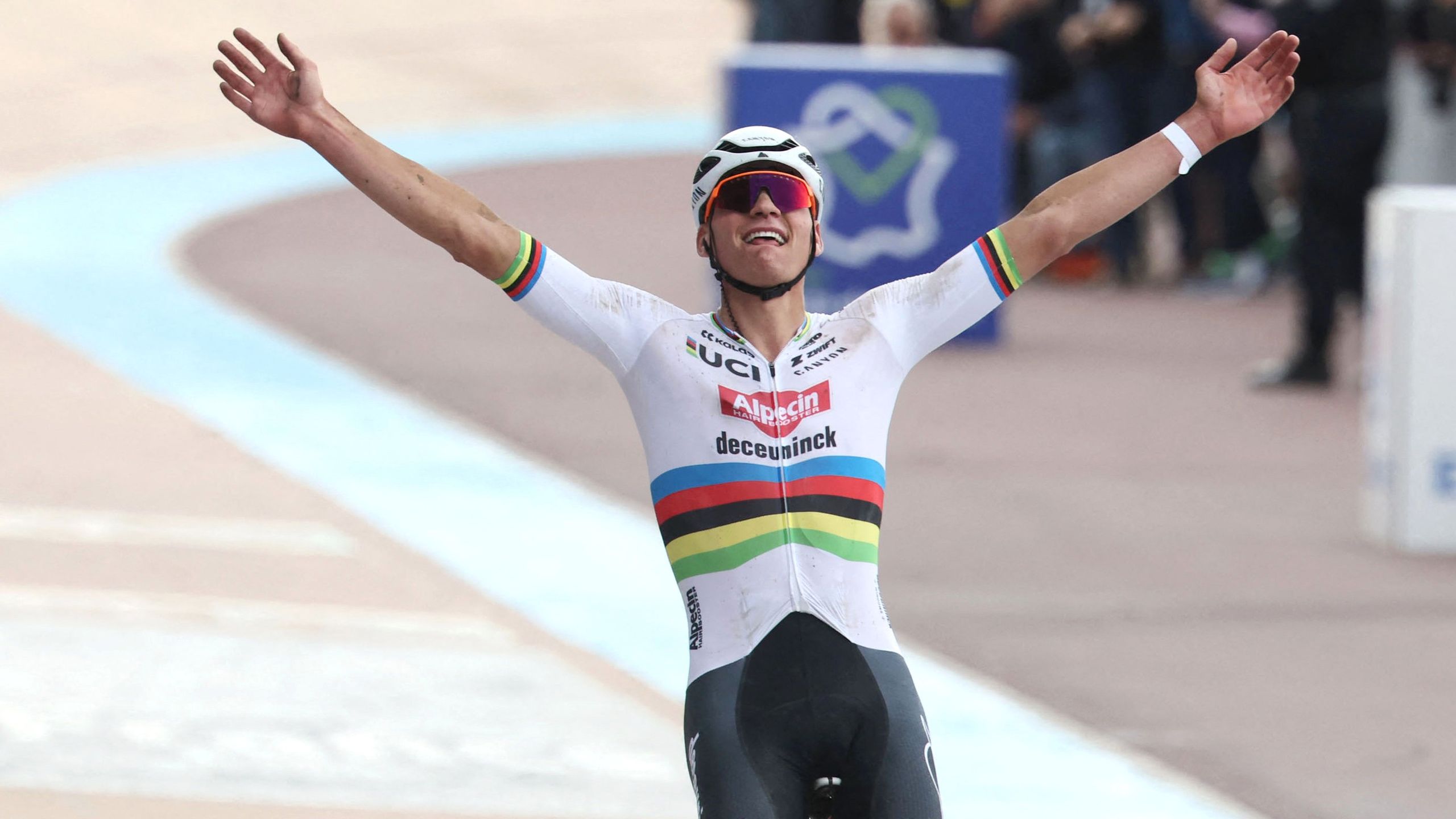 Paris-Roubaix Femmes 2025 LIVE - Pauline Ferrand-Prévot seals an ...