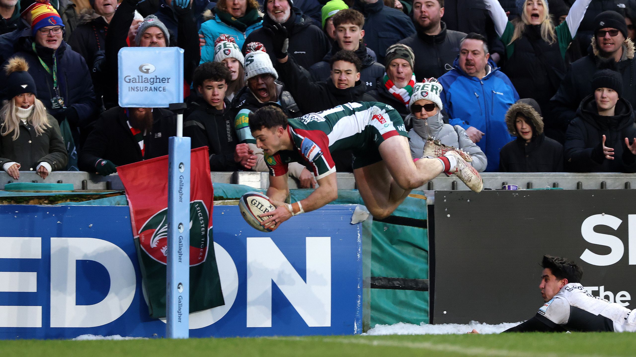 Leicester Tigers 36-28 Saracens result - Adam Radwan scores special ...