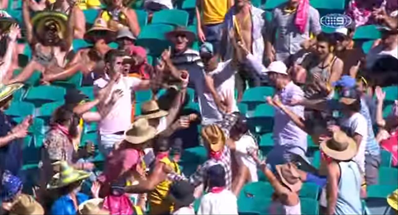 Cricket spectator catches ball without spilling his beer - TNT Sports