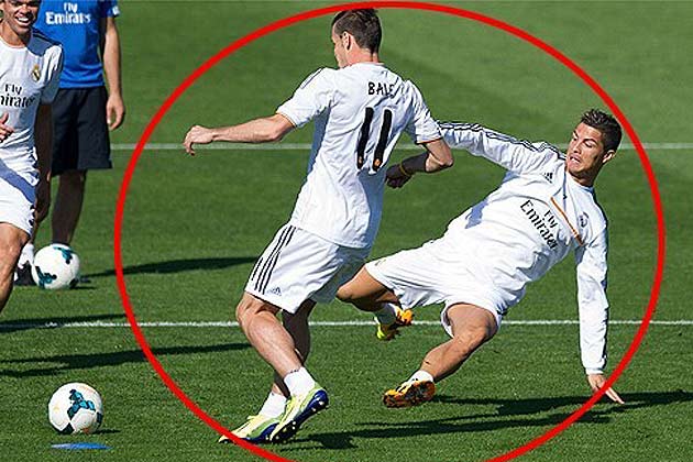 VIDEO: Ronaldo ‘welcomes’ Bale to Madrid with sliding tackle - TNT Sports