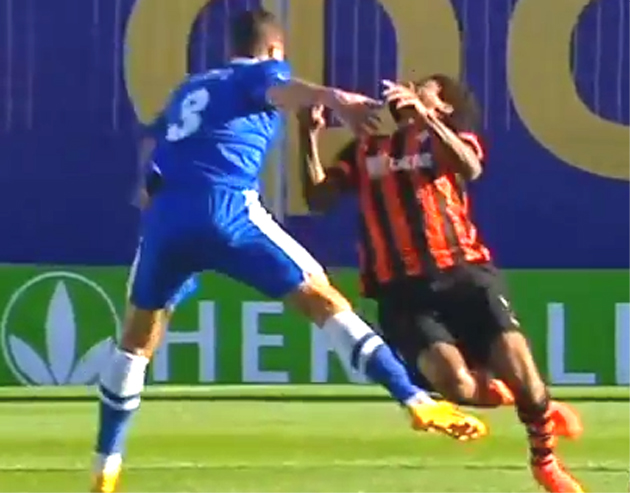 Shockingly dangerous 'clothesline' challenge leaves star out cold - TNT ...