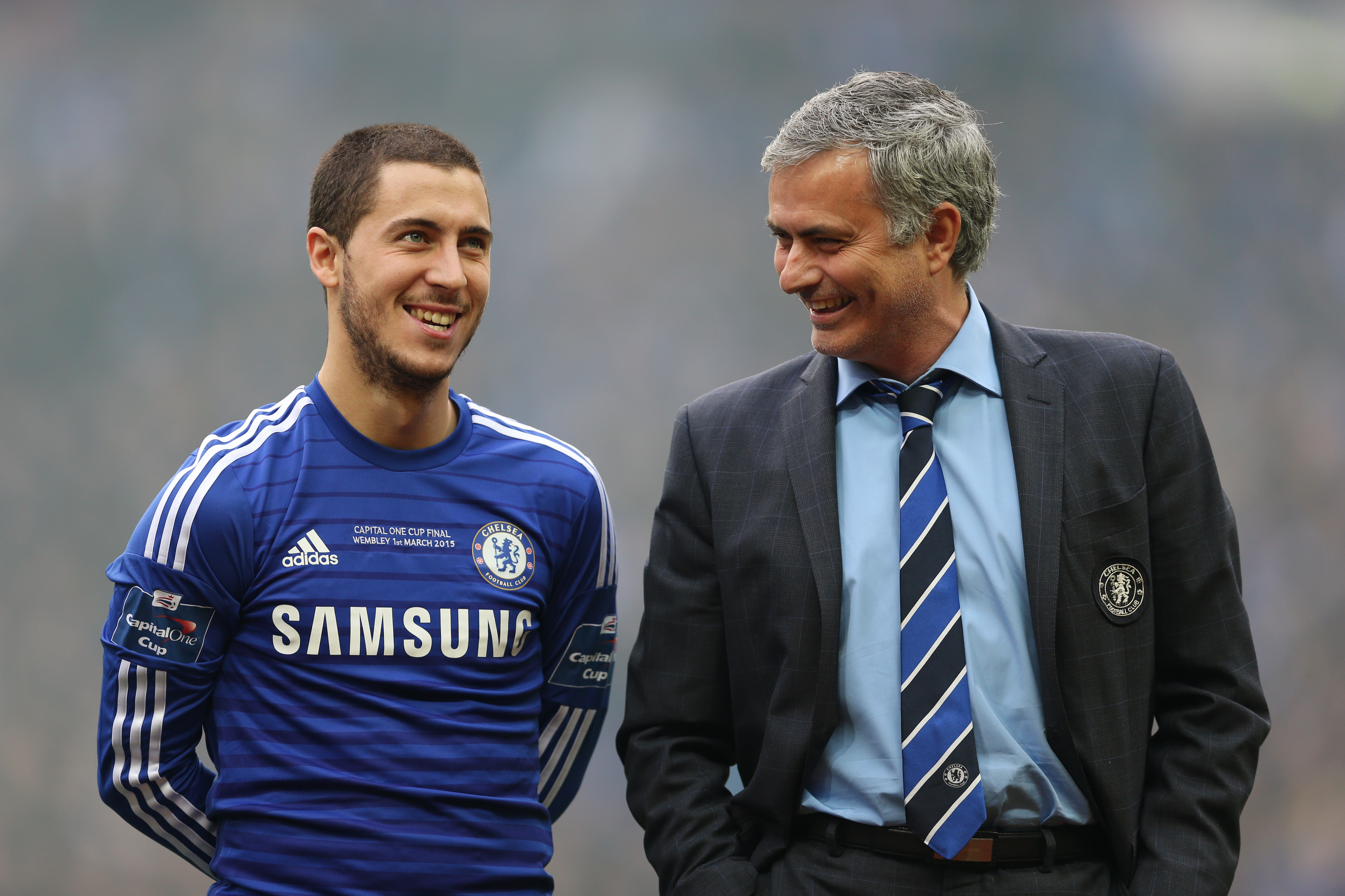 Alexis Sanchez v Eden Hazard: The two best players in England go head ...