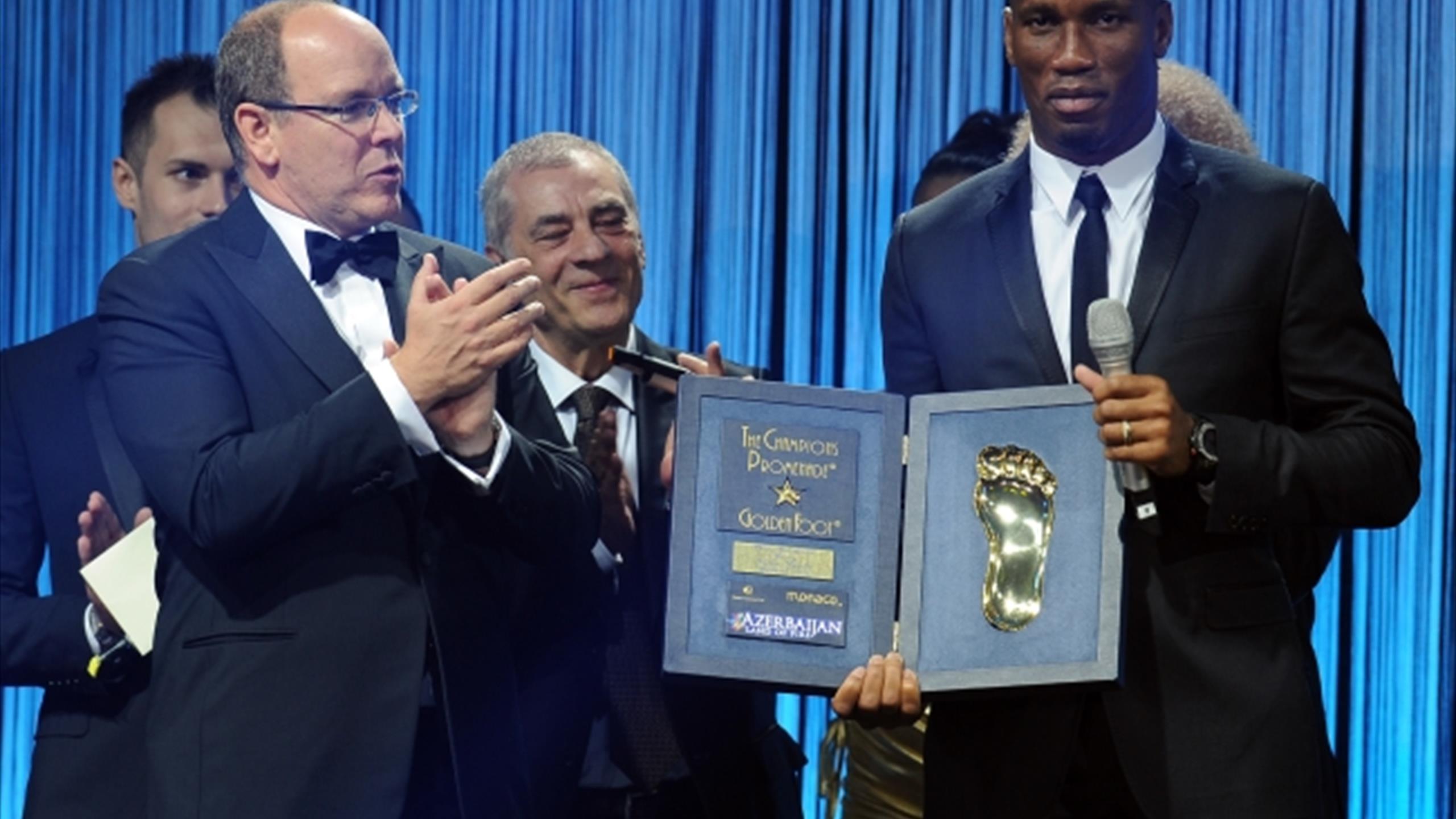 Les légendes du foot sur leur 31 pour les Golden Foot Awards - Eurosport