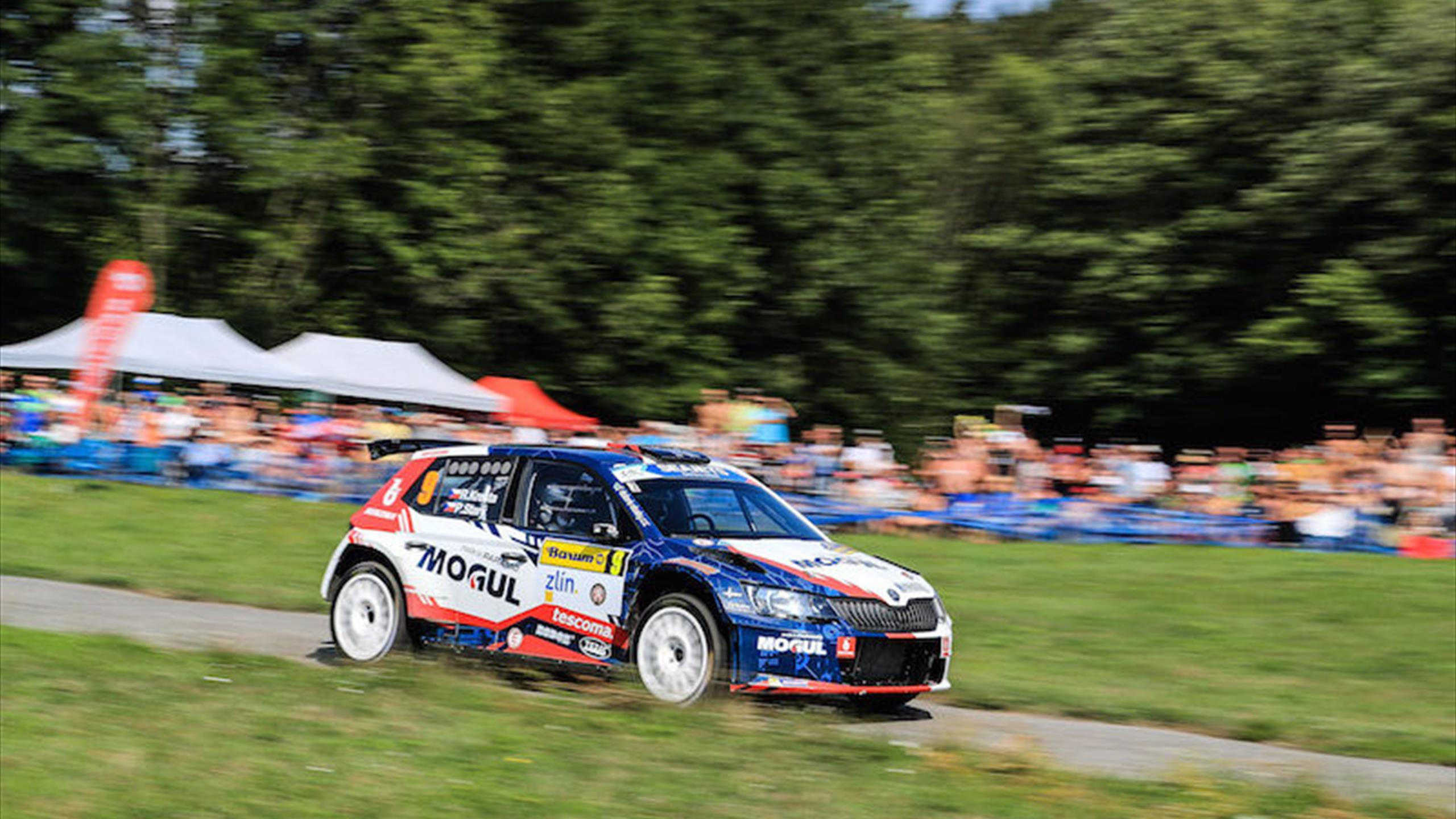 Midday report: Czech aces battle for ERC podium - Eurosport